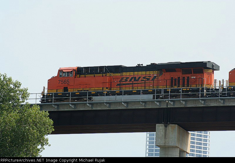 BNSF 7565